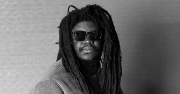 Mortimer dévoile le poignant 'Not A Day Goes By' | REGGAE.FR